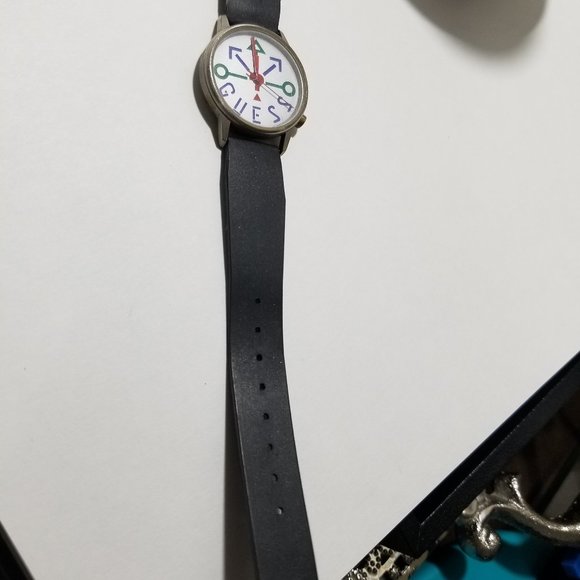 GUESS RETRO WATCH | Accessories | Genuine Guess Watch Retro Unisex ...